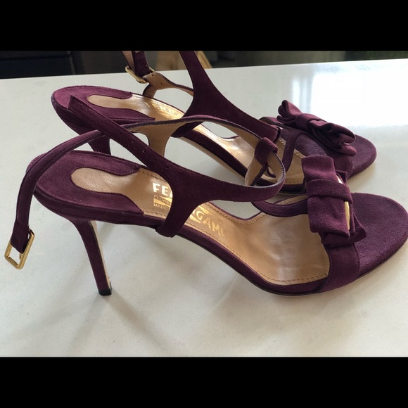 Salvatore Ferragamo | Shoes | Ferragamo Pavi Tstrap Sandals | Poshmark